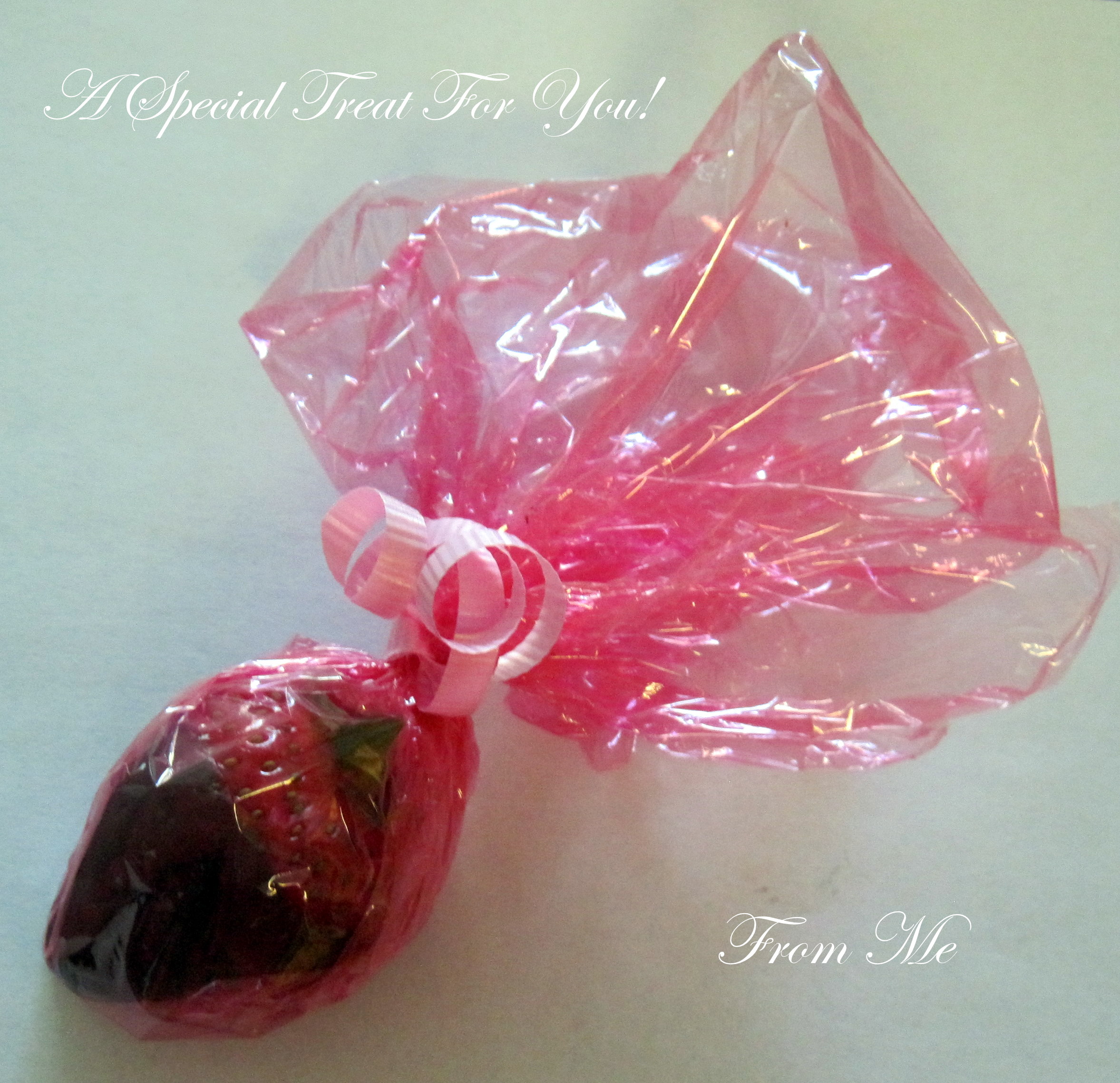 How to Make Chocolate Covered Strawberries - Cooking for the Holidays